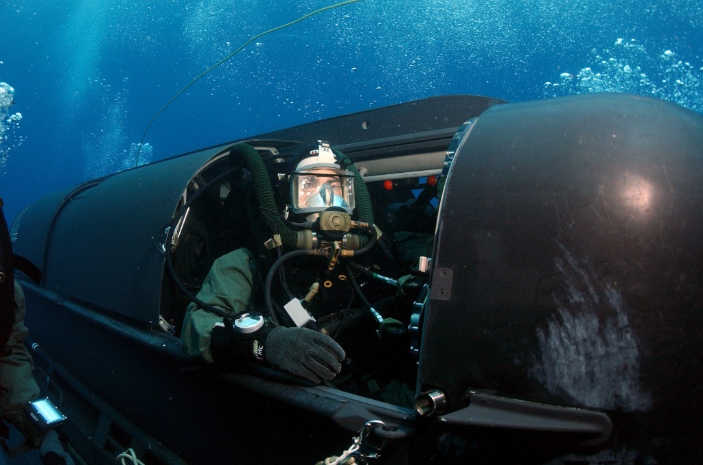 Navy SEALs - Infiltration Using DDS & SDV | Navy SEALs